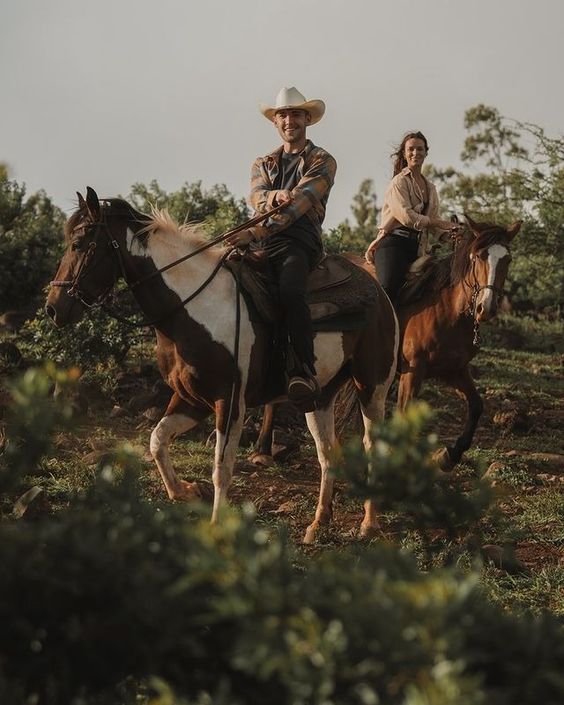 Photoshoot Horse | Palehua Trail Rides
